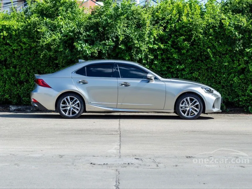 2017 Lexus IS300h 2.5 (ปี 12-16) Premium Sedan AT for sale on One2car