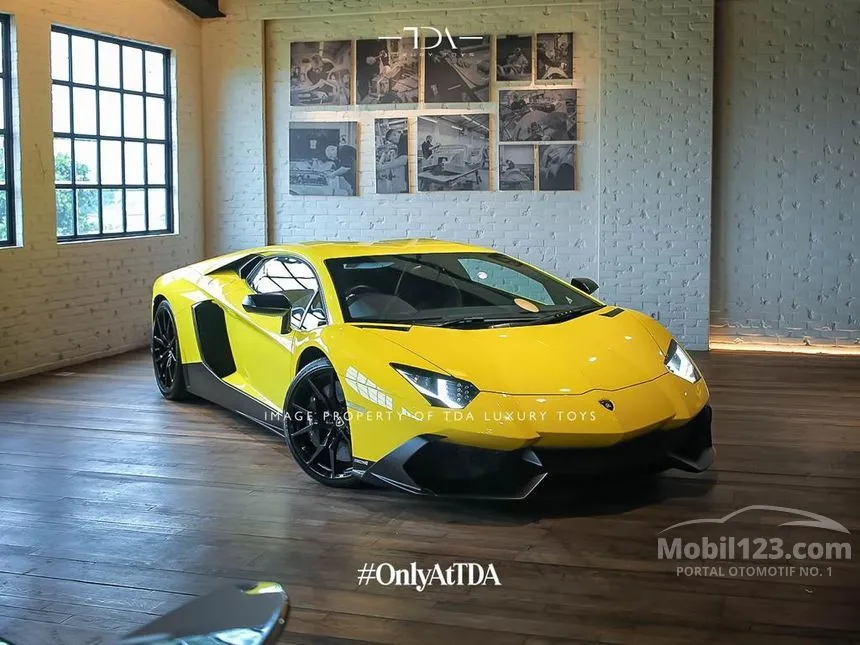Jual Mobil Lamborghini Aventador 2013 LP720-4 50 Anniversario 6.5 di ...