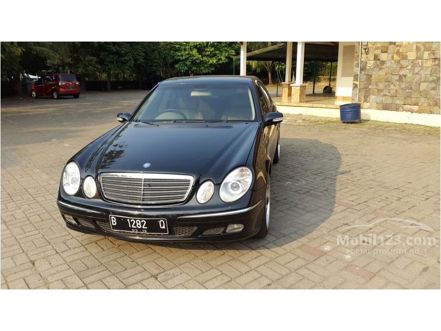 Jual Mobil Mercedes-Benz E200K 2004 1.8 di DKI Jakarta Automatic Sedan ...