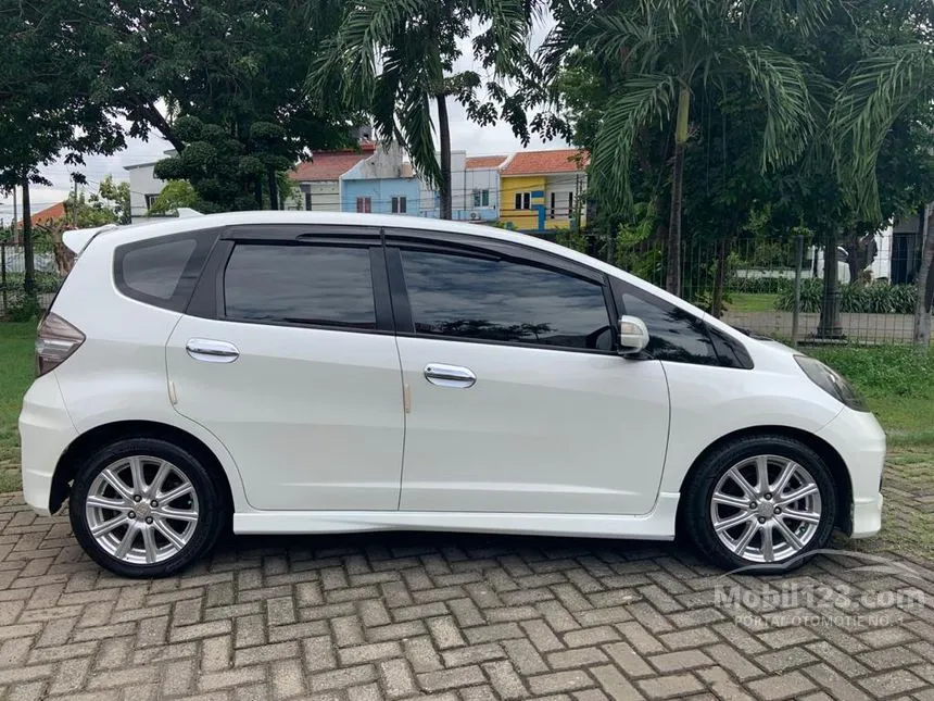 Jual Mobil Honda Jazz 2013 RS 1.5 di Jawa Timur Automatic Hatchback Putih Rp 158.000.000 ...