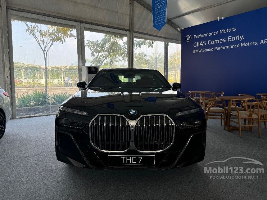 Jual Mobil BMW 735i 2024 M Sport 3.0 di DKI Jakarta Automatic Sedan ...