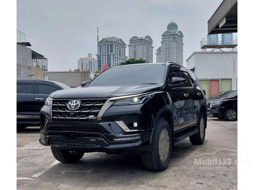 Jual Mobil Toyota Fortuner 2025 VRZ TSS GR Parts Aero Package (Two Tone ...