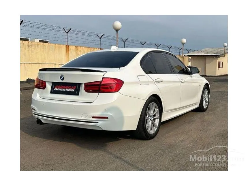 Jual Mobil BMW 320i 2016 M Sport 2.0 di DKI Jakarta Automatic Sedan Putih Rp 365.000.000 ...