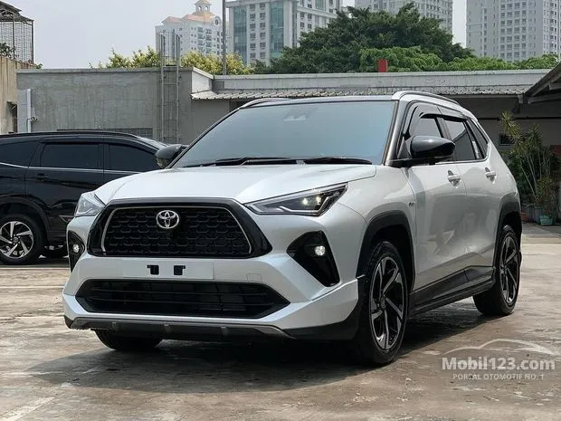 Jual Toyota Yaris Cross 2025 Bekas di Jawa Timur Harga Kredit Murah ...