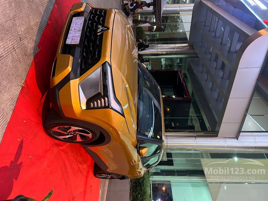 Jual Mobil Mitsubishi XFORCE 2025 Ultimate Diamond Sense 1.5 di Jawa Barat Automatic SUV Kuning ...