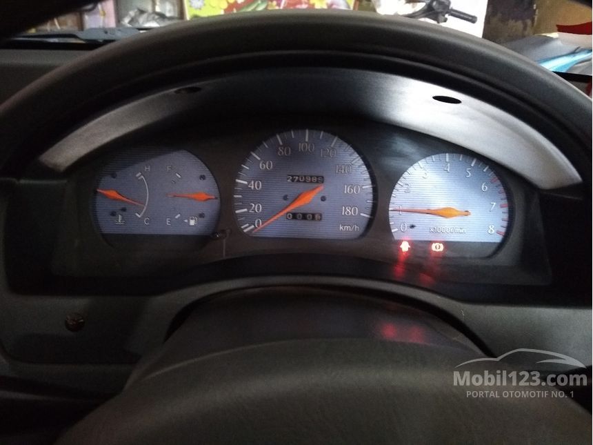 Jual Mobil Toyota Soluna 2000 GLi 1.5 di Jawa Timur Manual Sedan Silver ...