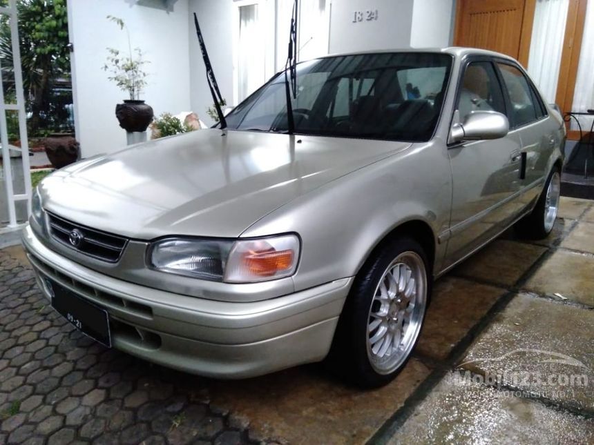 Jual Mobil Toyota Corolla 1996 1.6 di Jawa Barat Automatic Sedan Emas ...
