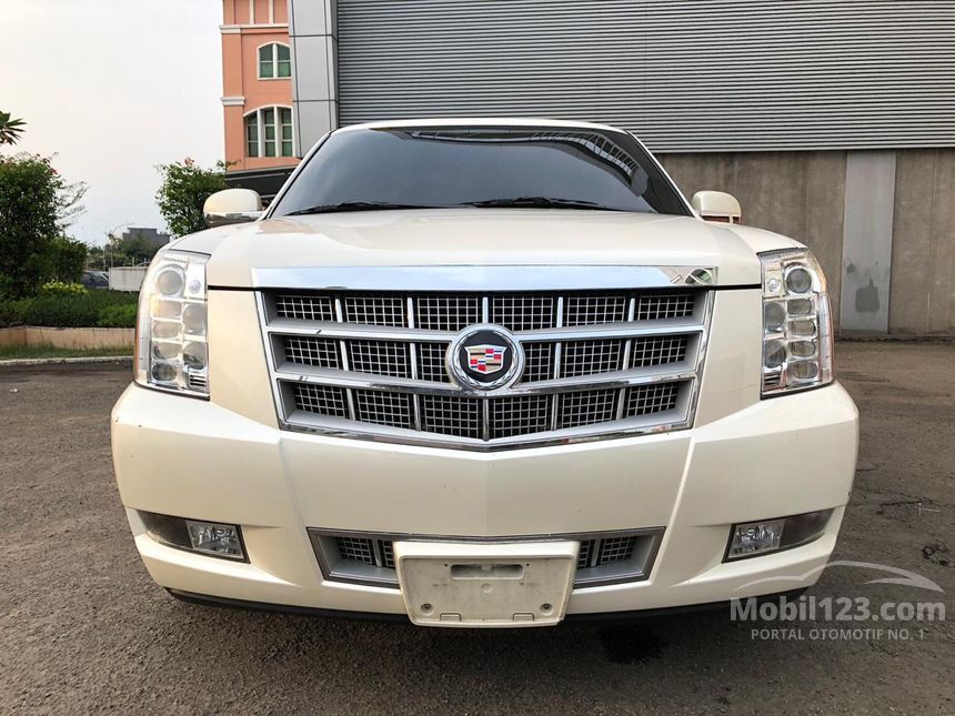 Jual Mobil Cadillac Escalade 2011 Platinum 6.2 di DKI Jakarta Automatic ...