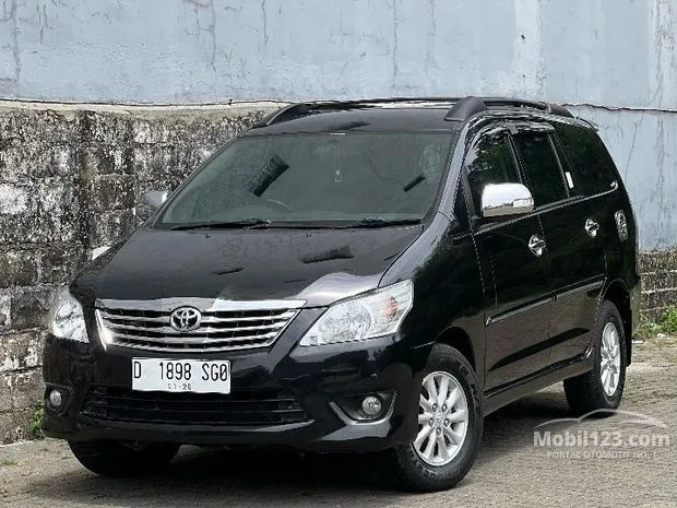 Jual Toyota Kijang Innova Diesel 2012 Bekas di Indonesia Harga Kredit ...