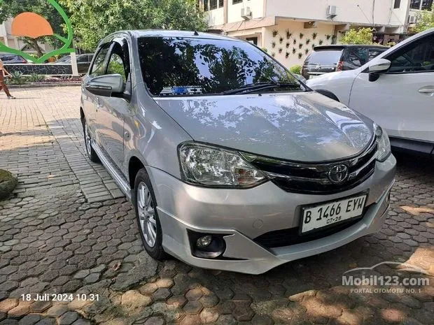 Jual Toyota Etios Valco Mulai 2015 Bekas di Indonesia Harga Kredit ...