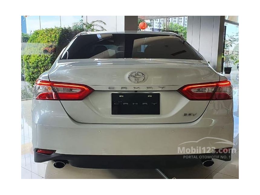 Jual Mobil Toyota Camry 2021 V 2.5 di Jawa Barat Automatic Sedan Putih ...