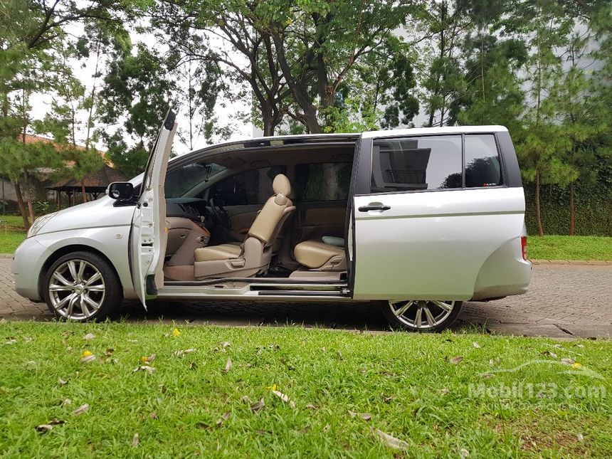 Jual Mobil Toyota ISIS 2005 1.8 Automatic 1.8 di Jawa Barat Automatic ...