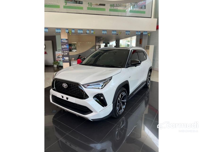 Toyota Yaris Cross 2025 S HV with GR Parts Aero Pkg 1.5 in DKI Jakarta ...