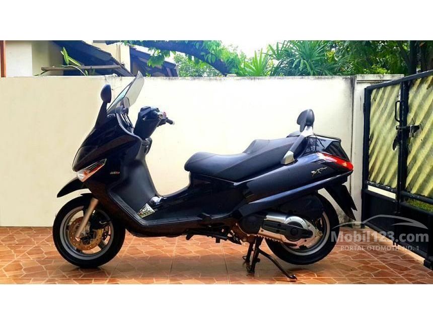 Jual Motor Piaggio Xevo 2012 400 Automatic 0.4 di Jawa Barat Automatic ...