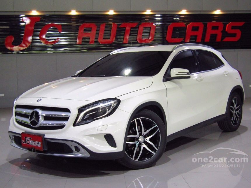 Mercedes-Benz GLA200 2015 W156 (ปี 14-17) Urban 1.6 เกียร์อัตโนมัติ สี ...