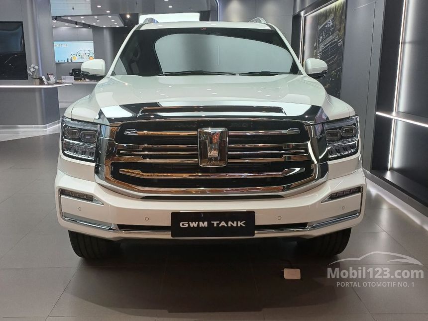 Jual Mobil GWM Tank 2024 500 HEV 2.0 di Jawa Barat Automatic SUV Putih ...