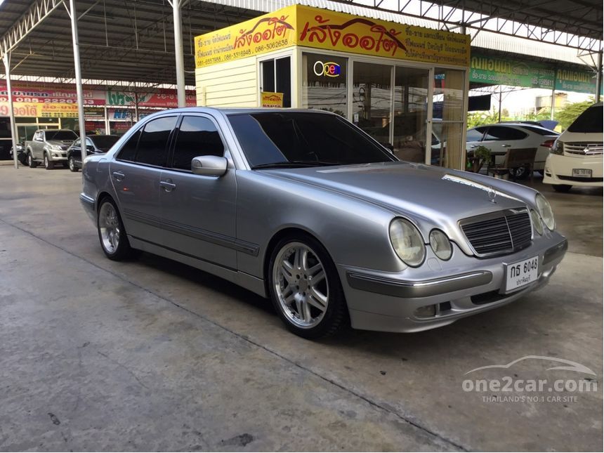 Mercedes-Benz E240 2002 Avantgarde 2.6 in กรุงเทพและปริมณฑล Automatic Sedan สีเงิน for 325,000 ...