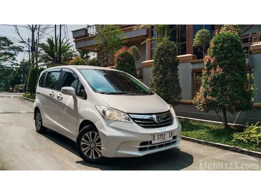 Jual Mobil Honda Freed 2013 E 1.5 di Jawa Barat Automatic MPV Silver Rp 158.000.000 - 13010535 ...