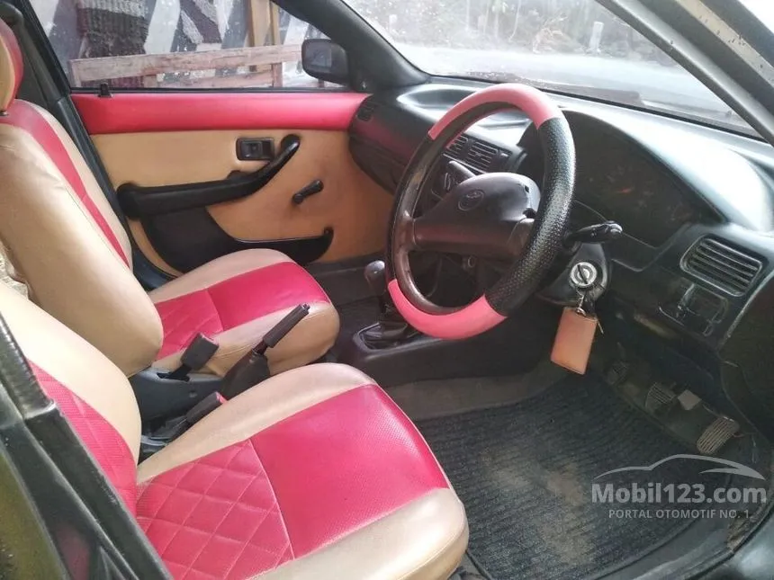 Jual Mobil Toyota Soluna 2002 GLi 1.5 di Jawa Timur Manual Sedan Hitam ...