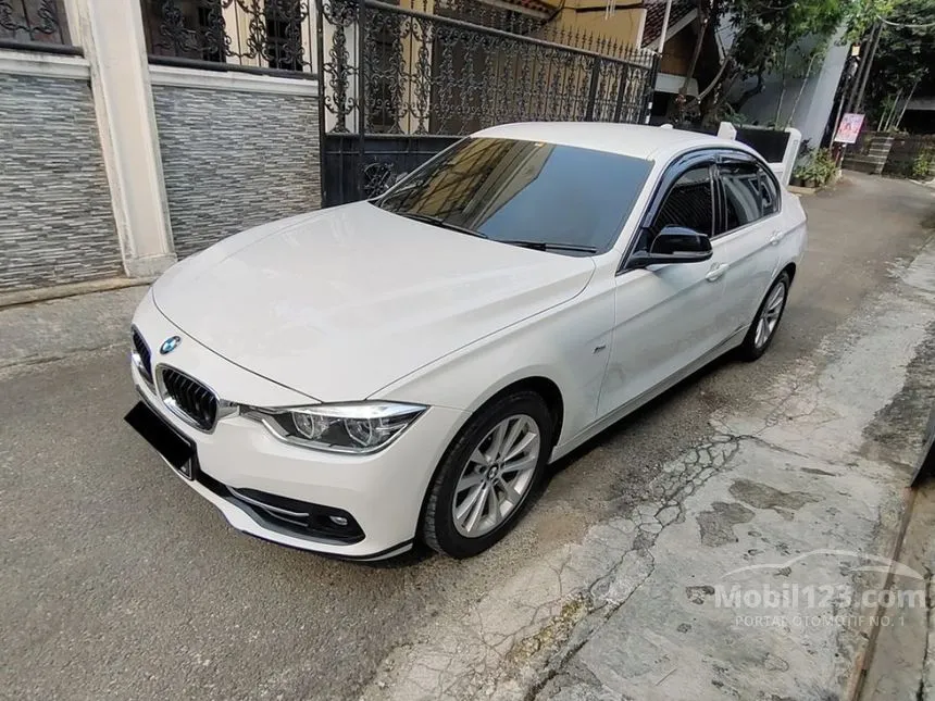 Jual Mobil BMW 320i 2017 Sport 2.0 di DKI Jakarta Automatic Sedan Putih Rp 390.000.000 ...