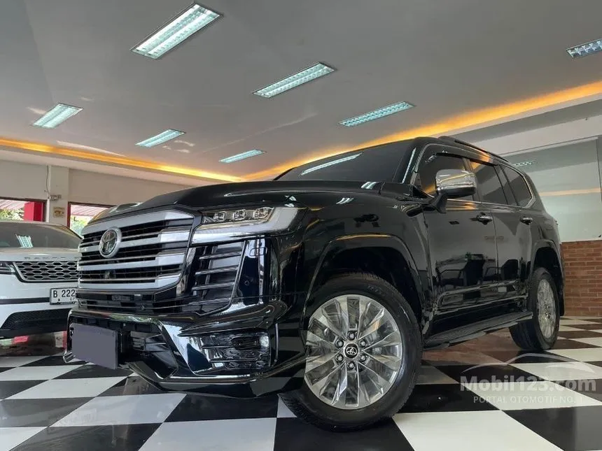 Jual Mobil Toyota Land Cruiser 2023 VX-R 70th Anniversary 3.3 di DKI Jakarta Automatic SUV Hitam ...