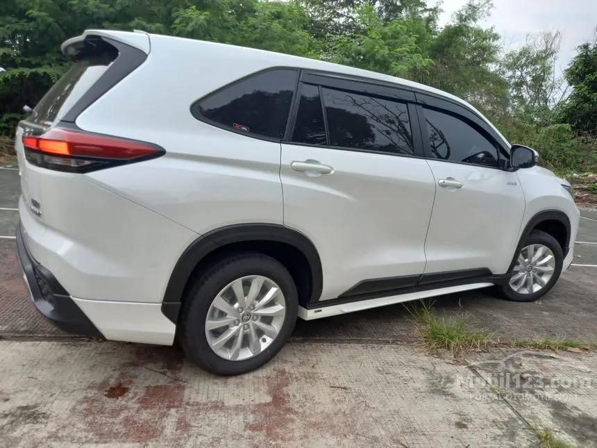 Jual Mobil Toyota Kijang Innova Zenix 2023 V HV Modellista 2.0 di DKI ...