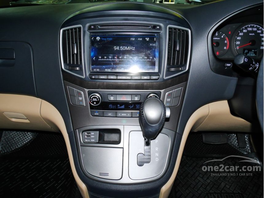 Hyundai H-1 2018 Deluxe 2.5 in กรุงเทพและปริมณฑล Automatic Van สีเทา ...