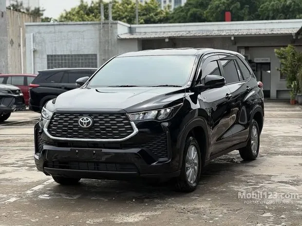 Toyota Kijang Innova Zenix Baru 2025 di Indonesia DP Rendah, Harga ...