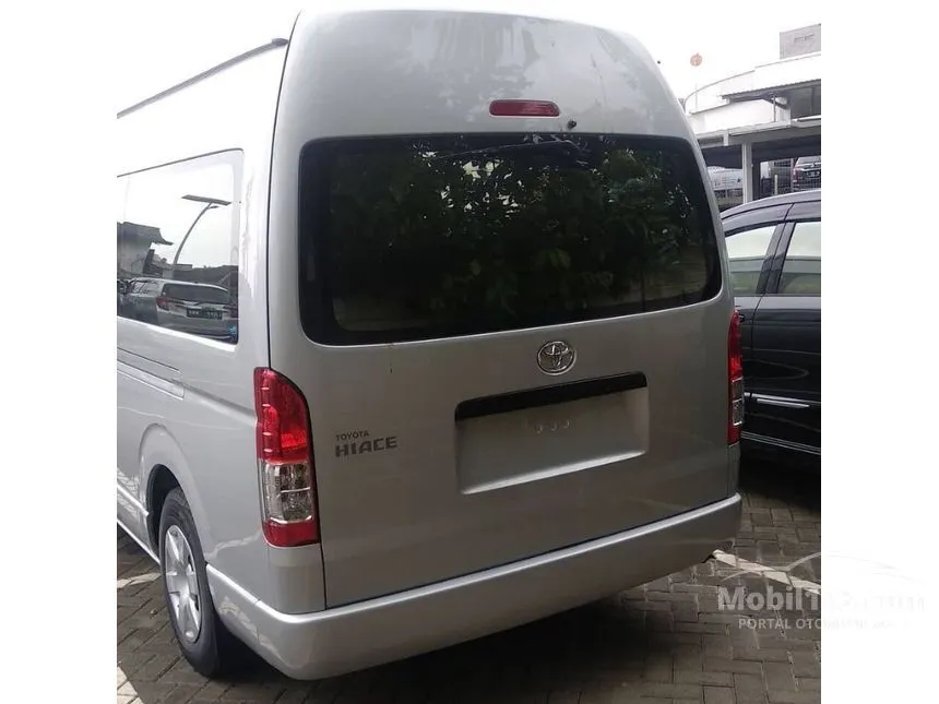 Jual Mobil Toyota Hiace 2021 High Grade Commuter 2.5 di Jawa Barat ...