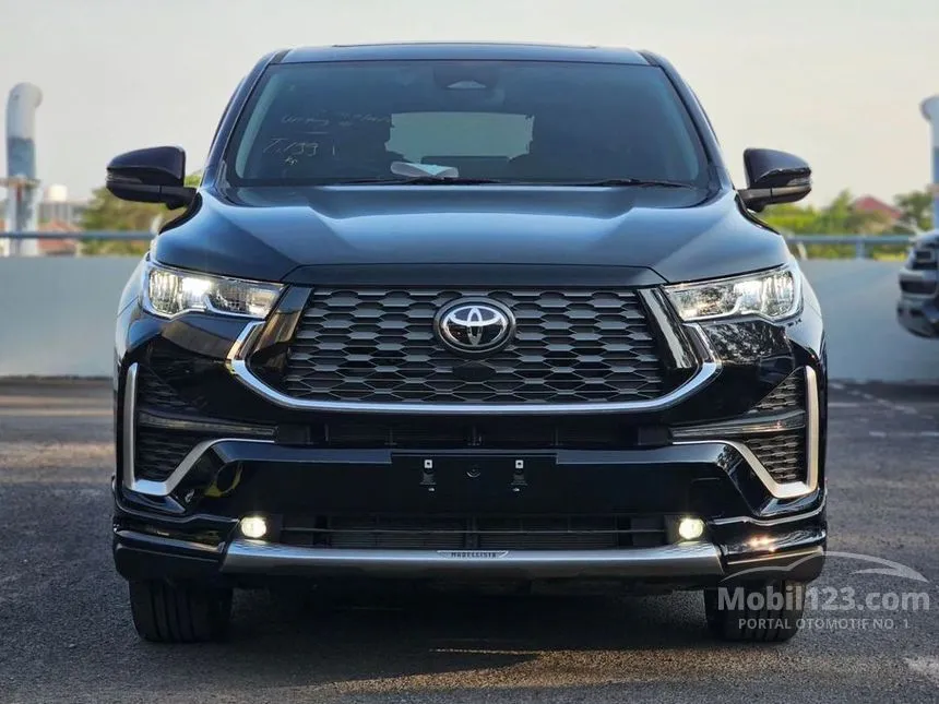 Jual Mobil Toyota Kijang Innova Zenix 2023 Q HV TSS Modellista 2.0 di ...