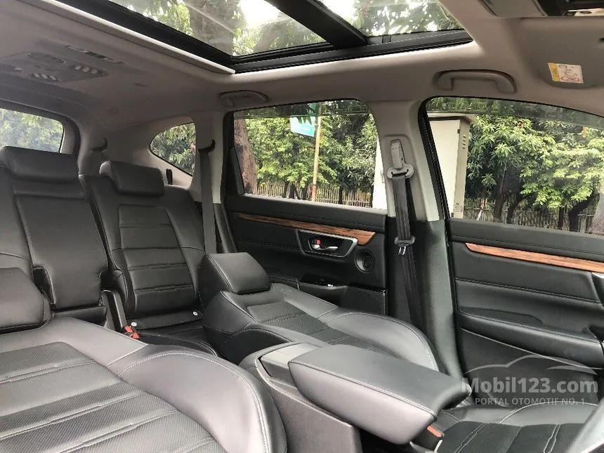 Jual Mobil Honda CR-V 2018 Prestige Prestige VTEC 1.5 di Jawa Barat ...