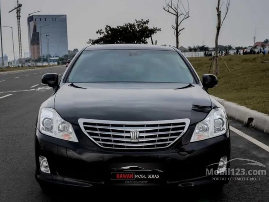 Jual Mobil Toyota Crown 2009 Royal Saloon Standard 3.0 di Banten ...