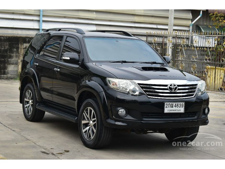 2013 Toyota Fortuner 3.0 (ปี 12-15) V SUV for sale on One2car