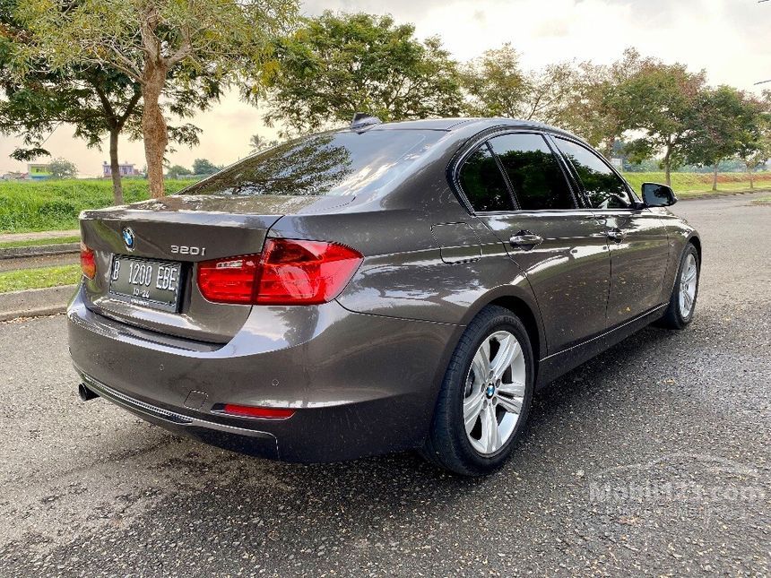 Jual Mobil BMW 320i 2015 Sport 2.0 di DKI Jakarta Automatic Sedan ...