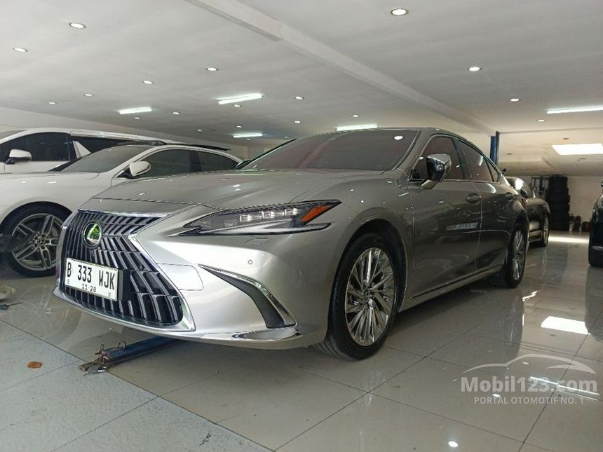Jual Mobil Lexus ES 300h 2023 Ultra Luxury 2.5 di DKI Jakarta Automatic ...