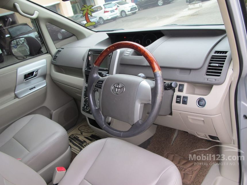 Jual Mobil Toyota NAV1 2013 V 2.0 di DKI Jakarta Automatic MPV Silver ...
