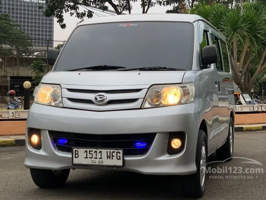Jual Mobil Daihatsu Luxio 2010 M 1.5 di DKI Jakarta Manual Wagon Silver ...
