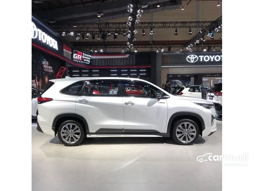 Jual Mobil Toyota Kijang Innova Zenix 2023 Q HV TSS Modellista 2.0 di ...