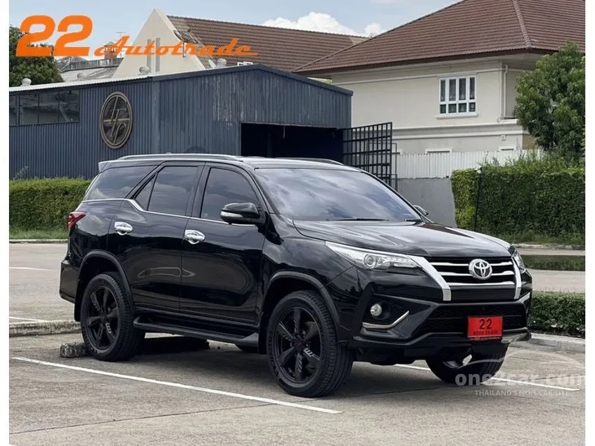 2017 Toyota Fortuner 2.8 (ปี 15-25) TRD Sportivo 4WD SUV มือสอง One2car