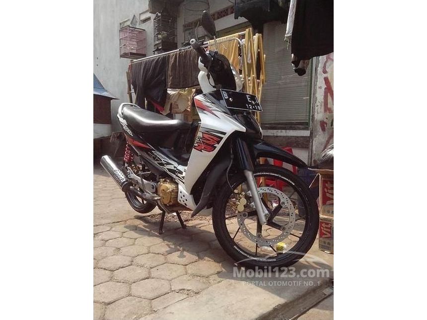 Jual Motor Suzuki Shogun 2006 0.1 di DKI Jakarta Manual Putih Rp 5.200. ...
