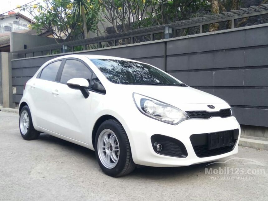 Jual Mobil KIA Rio 2012 UB 1.4 di Jawa Barat Automatic Hatchback Putih ...