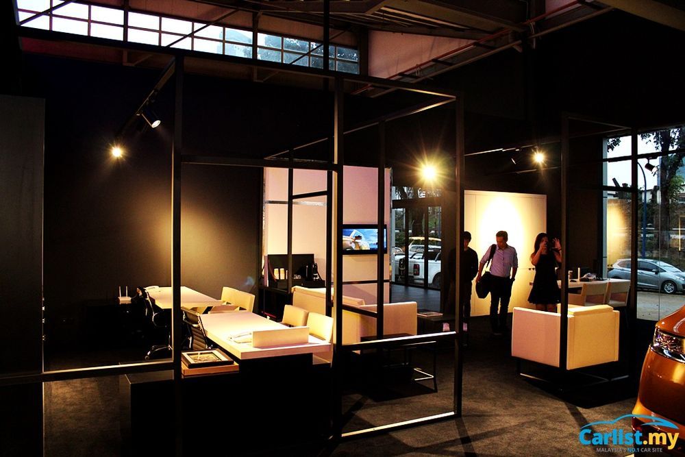 The First DS Store Opens In ASEAN – Another DS Model Coming In 2019 ...