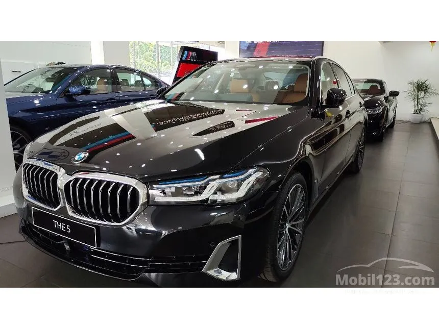 Jual Mobil BMW 530i 2023 Opulence 2.0 di Jawa Barat Automatic Sedan ...