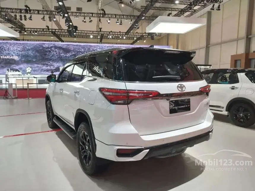 Jual Mobil Toyota Fortuner 2023 GR Sport Two-Tone 2.8 di DKI Jakarta ...