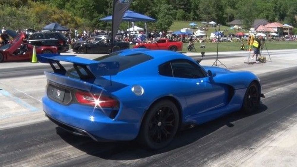 Dodge Viper TT สุดโหดพลัง 1,500 แรงม้า ที่ต้องยกการทดสอบมาถึง รันเวย์ ...