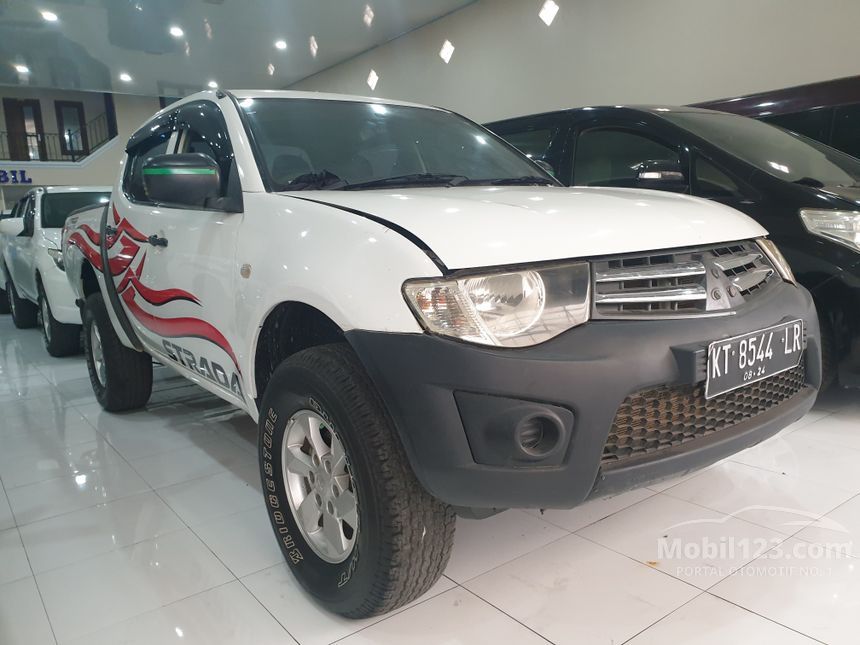 Jual Mobil Mitsubishi Strada Triton 2014 GLX 2.8 di Jawa Timur Manual ...