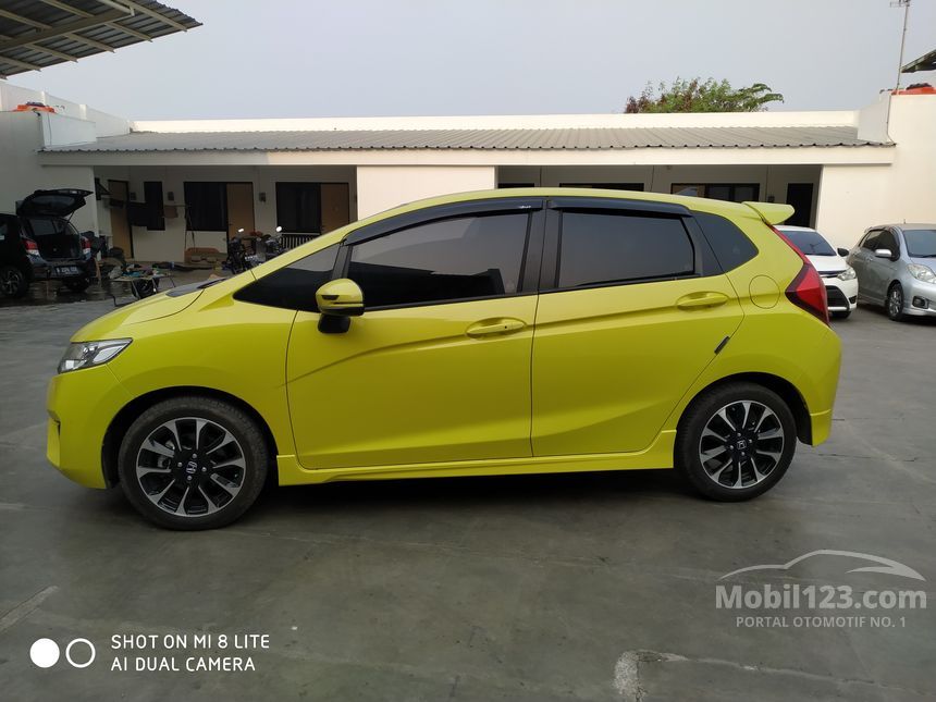 Jual Mobil Honda Jazz 2017 RS 1.5 di Jawa Barat Automatic Hatchback ...