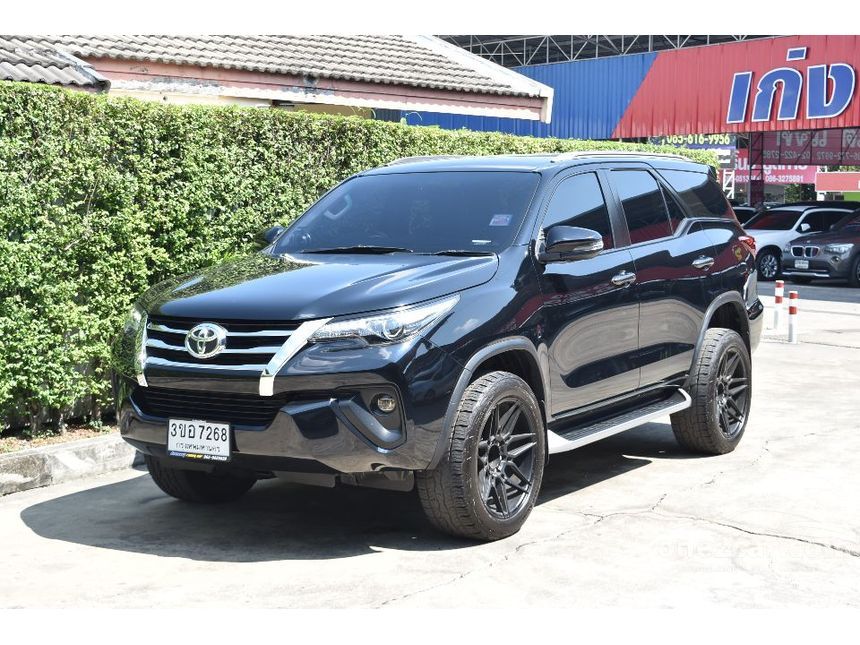 2018 Toyota Fortuner 2.4 (ปี 15-25) V 4WD SUV for sale on One2car