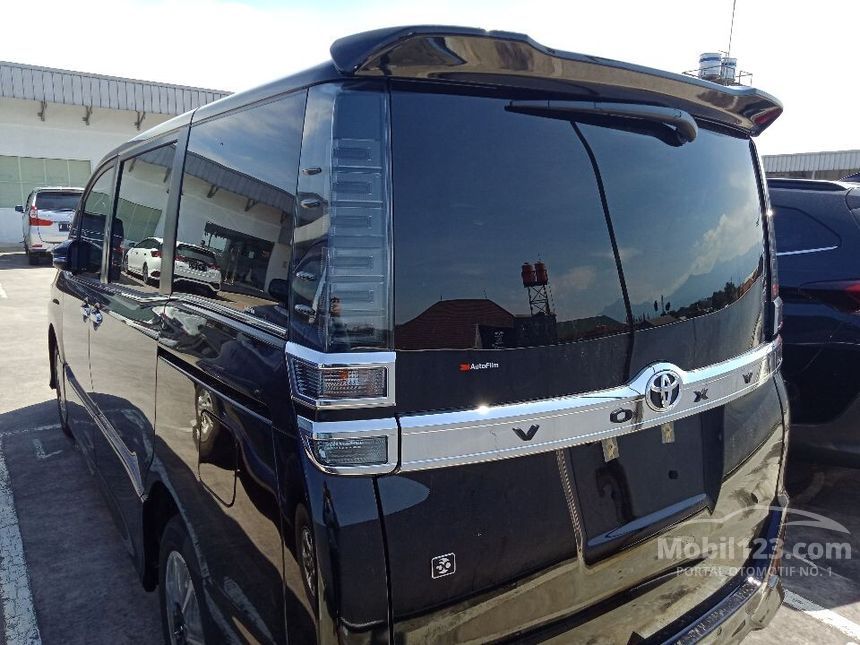 Jual Mobil Toyota Voxy 2021 2.0 di Jawa Barat Automatic Wagon Hitam Rp ...