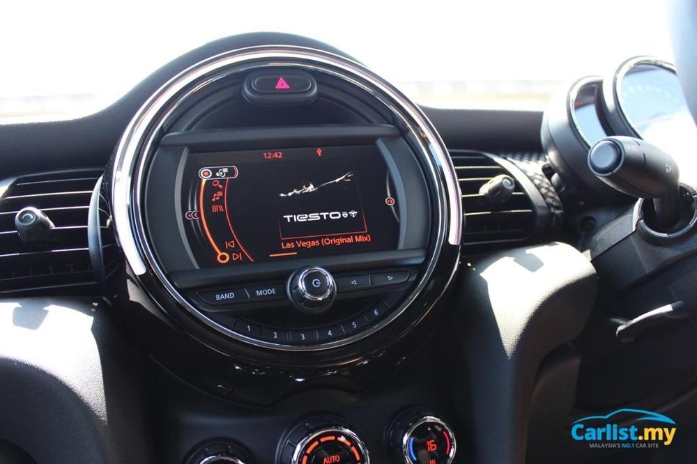 Review: MINI Cooper S 5-door (F55) – Fun, But Its Newer Siblings Are ...